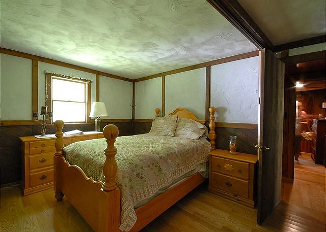 Pebblestone Cottage | Farmington Vacation Rentals